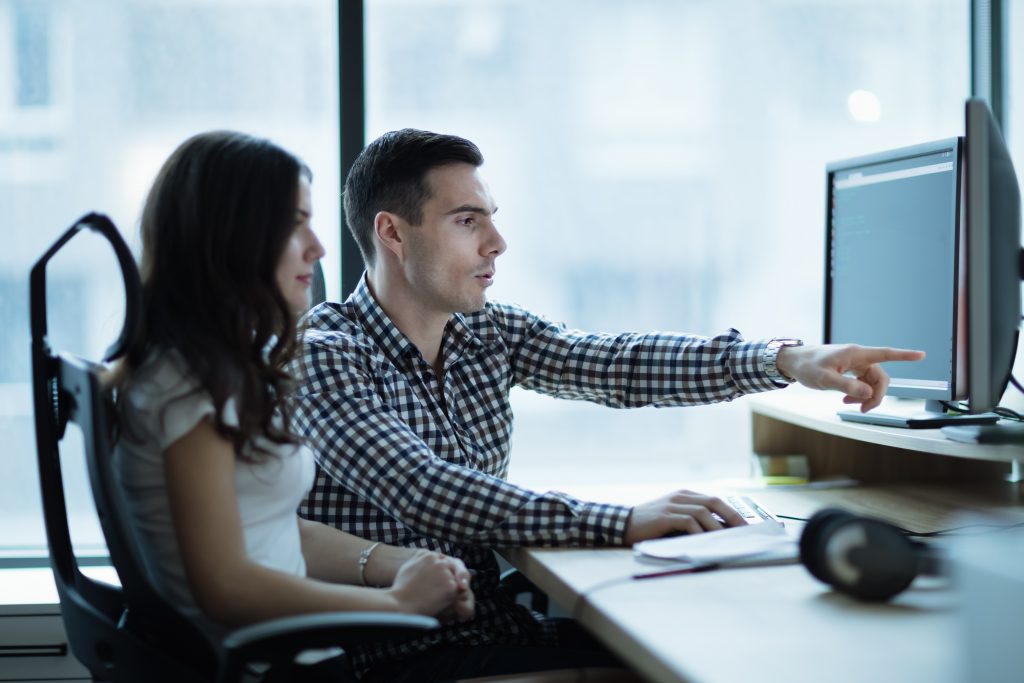 5 Reasons Why Your Business Should Use IT Management Software ...